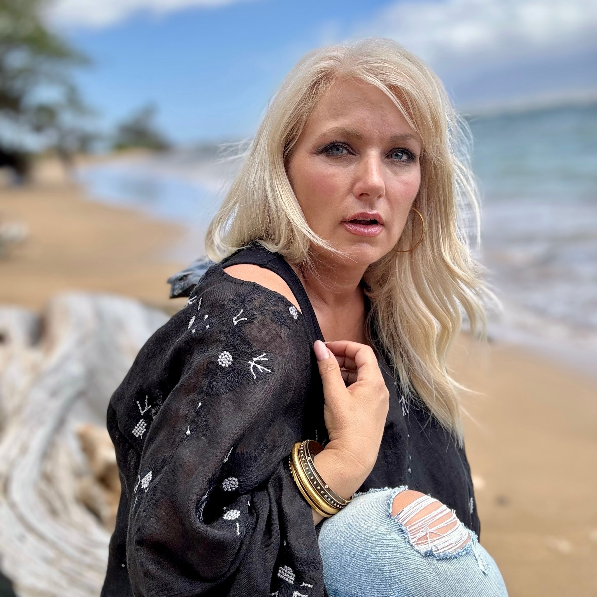 Destiny Linen Poncho (Black)